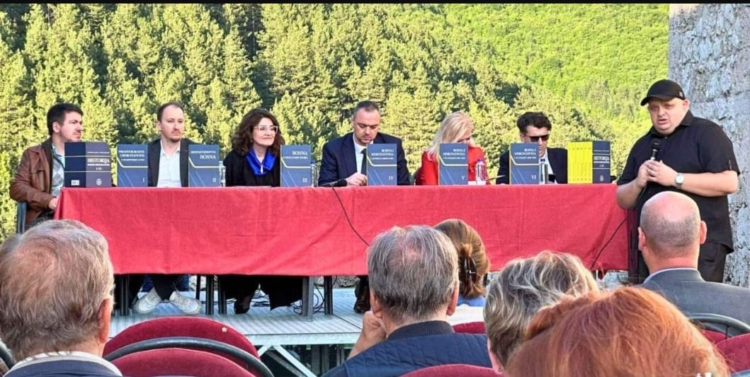 Edicija "Historija Bosne i Hercegovine" predstavljena u Travniku | Univerzitet u Sarajevu
