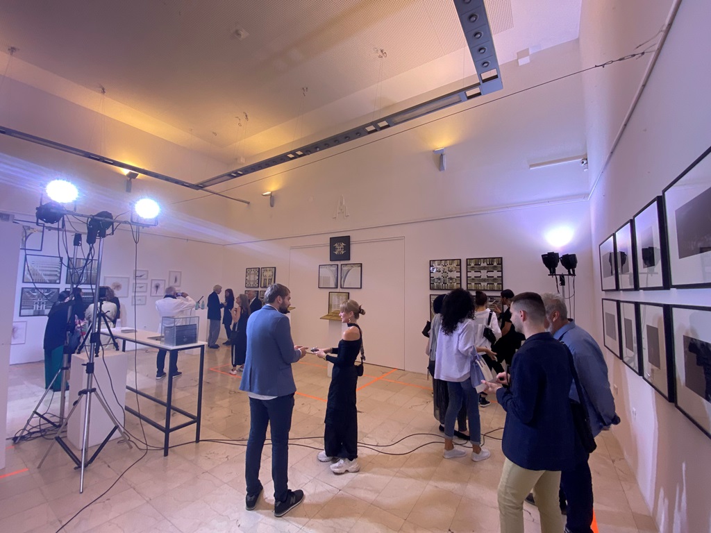 The exhibition "the atomos project ___monumental lightness" by Prof ...