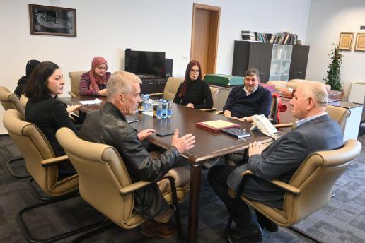 Posjeta gospodina Matthew Stevensona Gazi Husrev-begovoj biblioteci | Univerzitet u Sarajevu